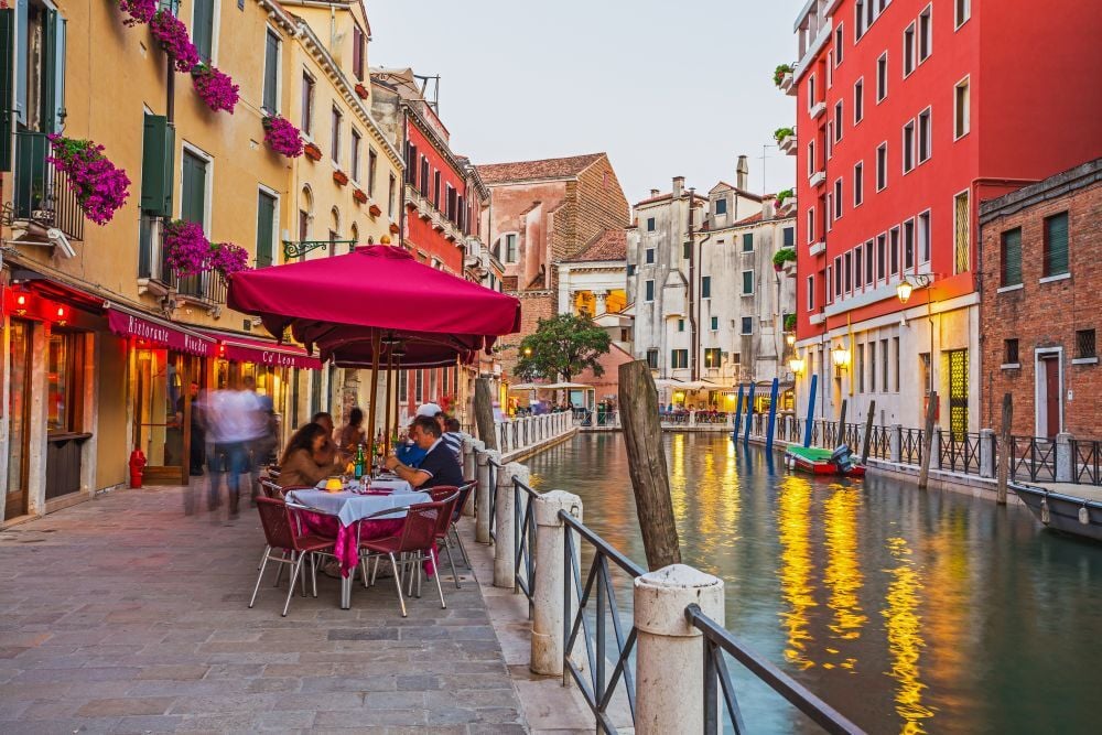 Canal-side Cuisine – The Best Restaurants in Little Venice